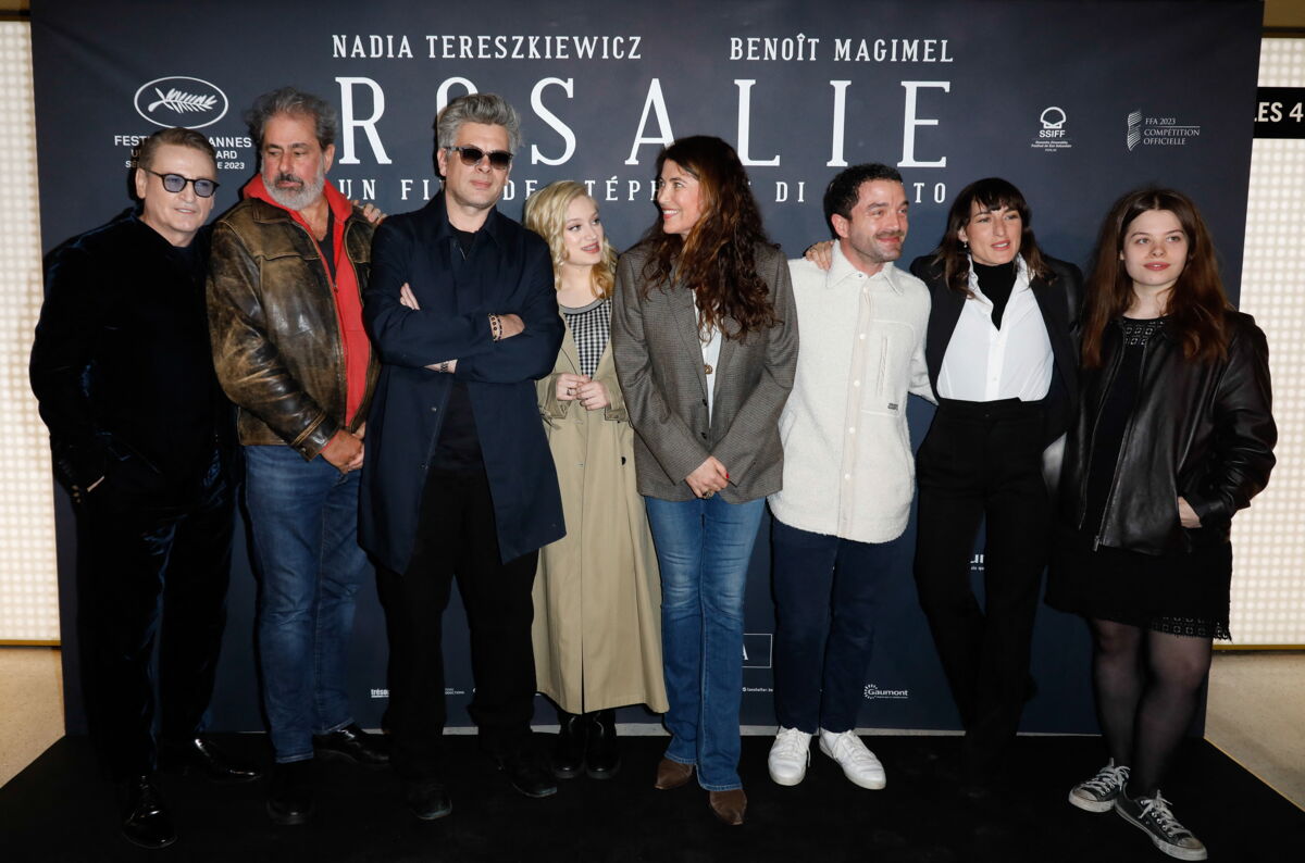 Benoît Magimel, Benjamin Biolay et sa fille Anna Biolay lors de l'avant-première de Rosalie - Voici